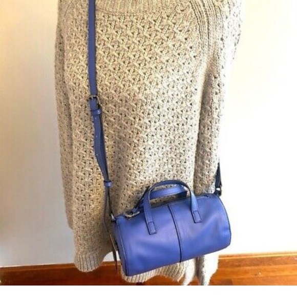 Simply Vera Vera Wang | Bags | Simply Vera Wang Blue Round Cylinder ...